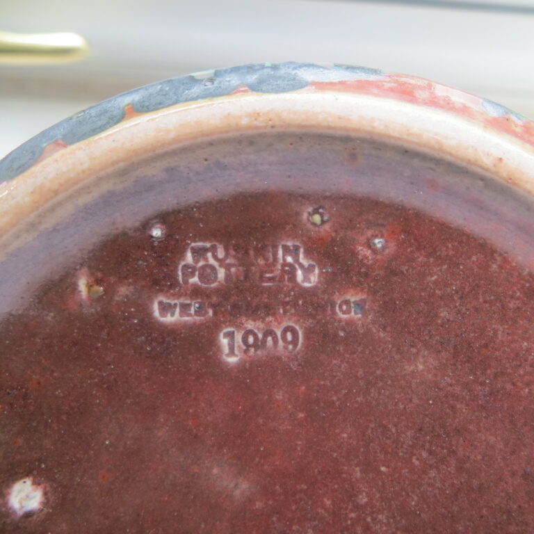 Marks And Labels - Ruskin Pottery